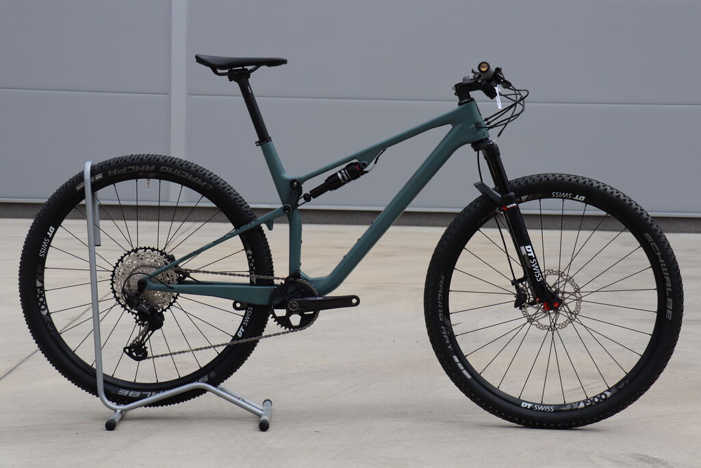 Superior XF 979 RC 2020 nestandardní barva 19" | KOLA-ONLINE.cz